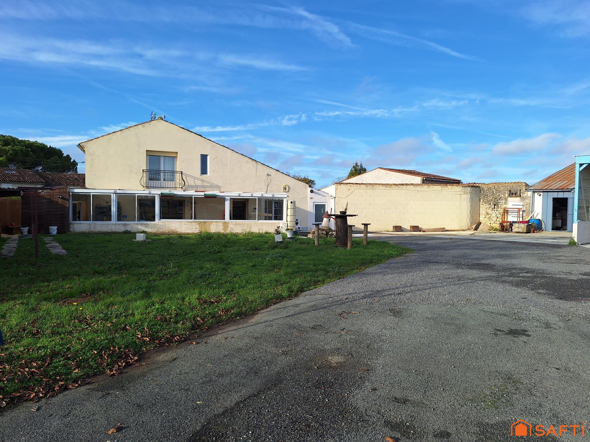 Vente de maison 4 pièces à Pont-L'Abbe-D'Arnoult 17250 : 110m², prix ...